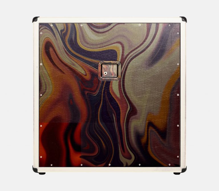 The Metal Deluxe Dynamic IR Cabinet - Two notes